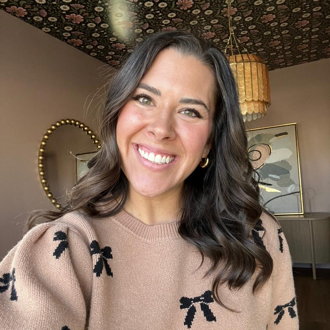 Chelsea B Porter - A Few Loose Threads